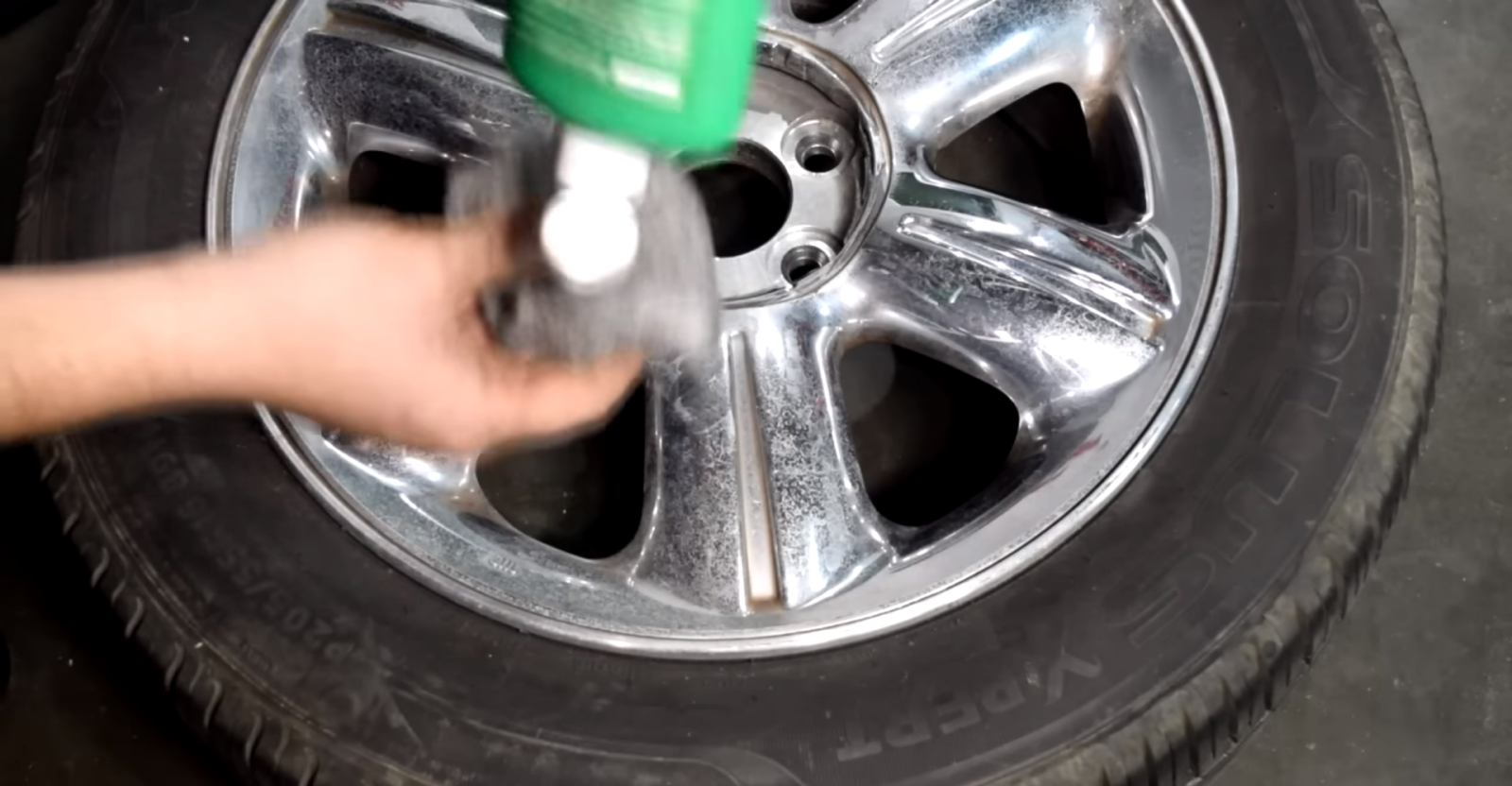 How to Clean Oxidized Chrome Rims? - CarProfy